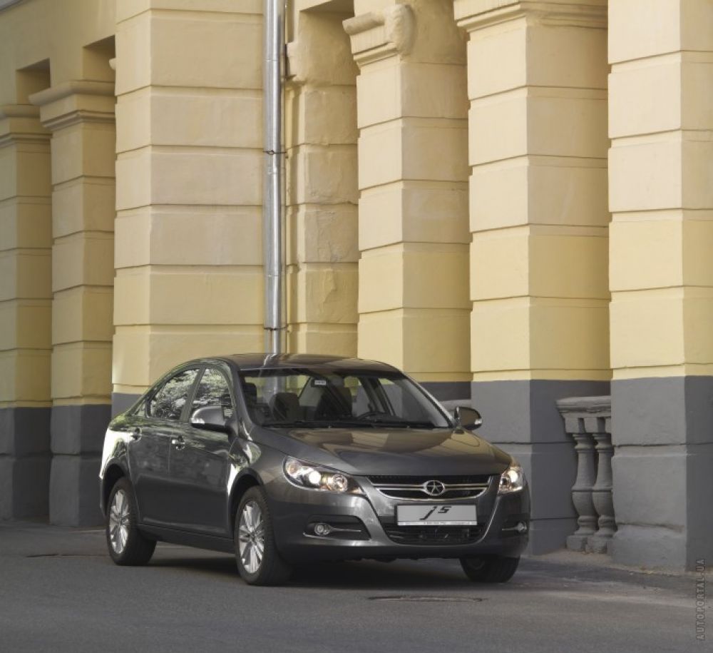 JAC J5 (Джей Эй Си Джей 5): характеристики, цена - Купить новый J5